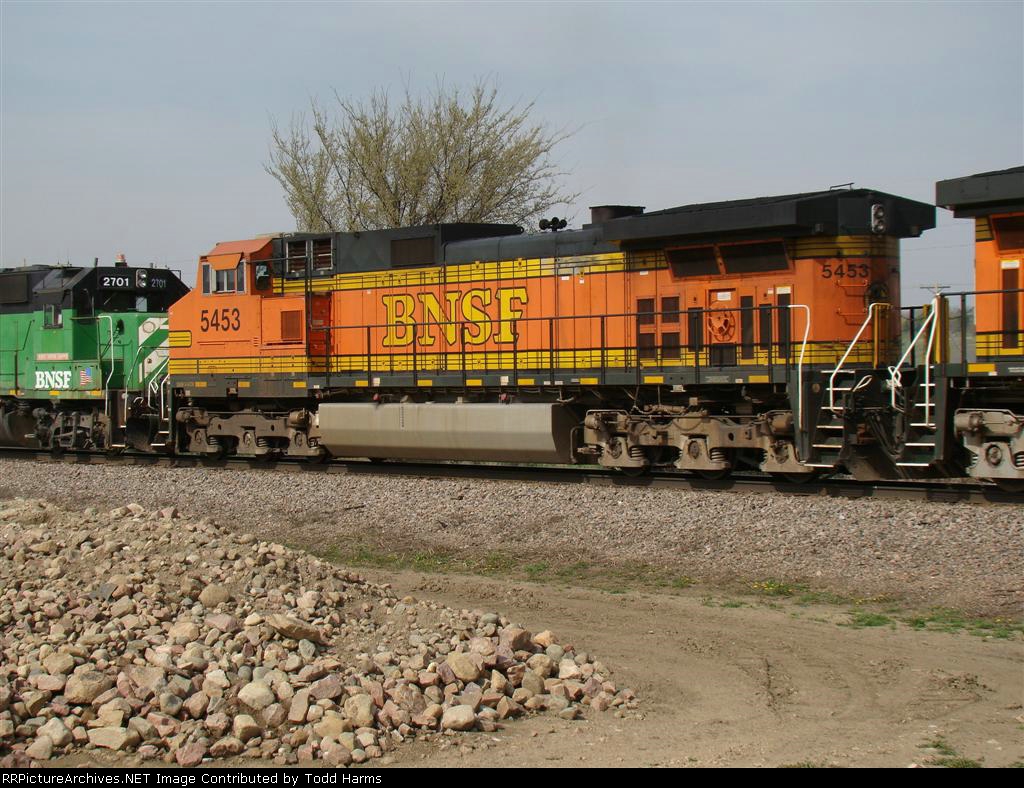 BNSF 5453